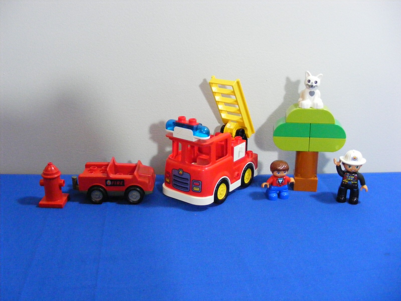 LEGO DUPLO Fire engine Rescue complete set + extras 10901 | eBay Australia