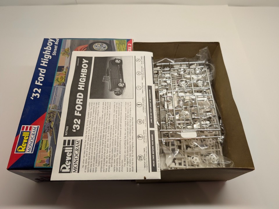 Revell/Monogram '32 Ford Highboy 1932 Street Rod 1:25 Scale Model Kit ...