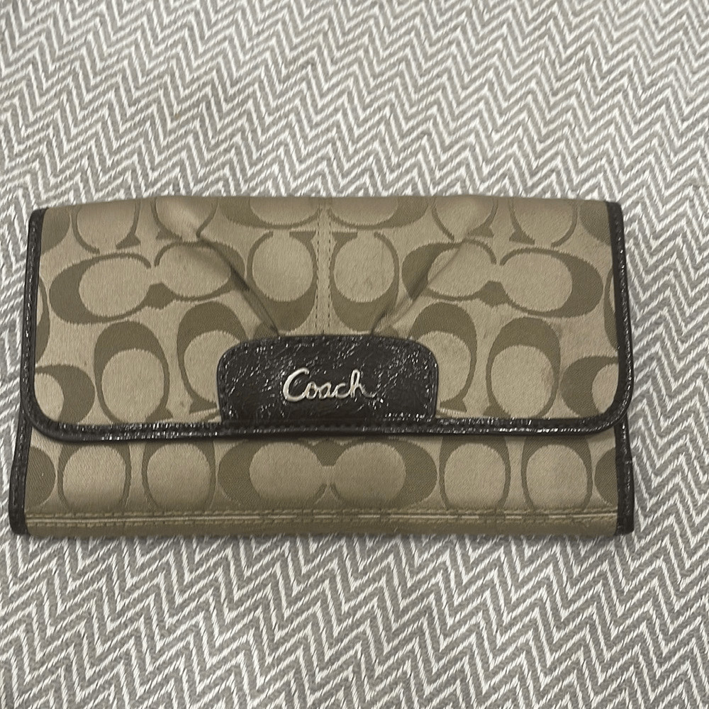Coach Signature Tri Fold Large Wallet - Gem