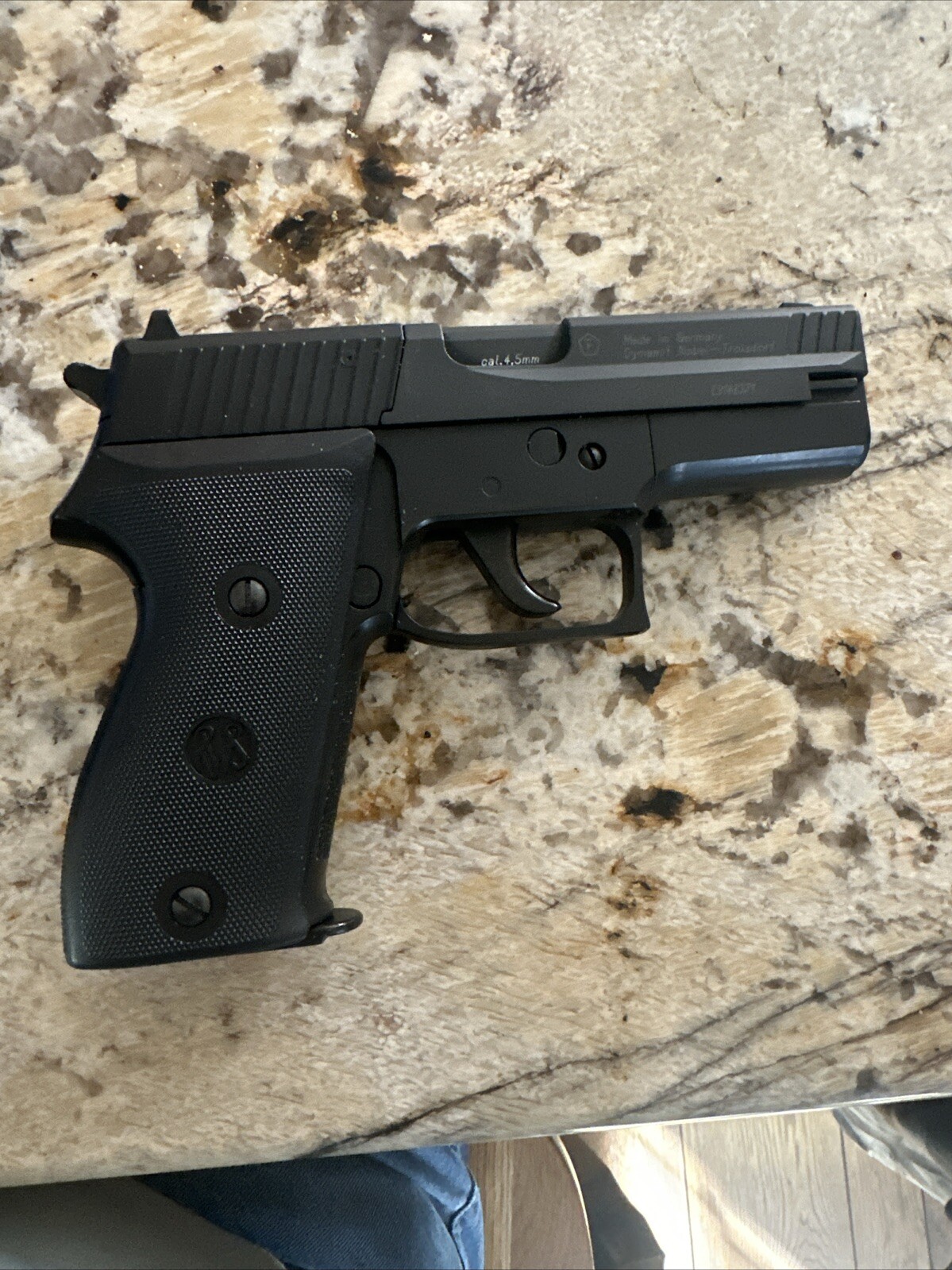 Vintage RWS C225 .177 4.5mm Caliber Co2 Air Pistol Sig Sauer P225 Copy ...