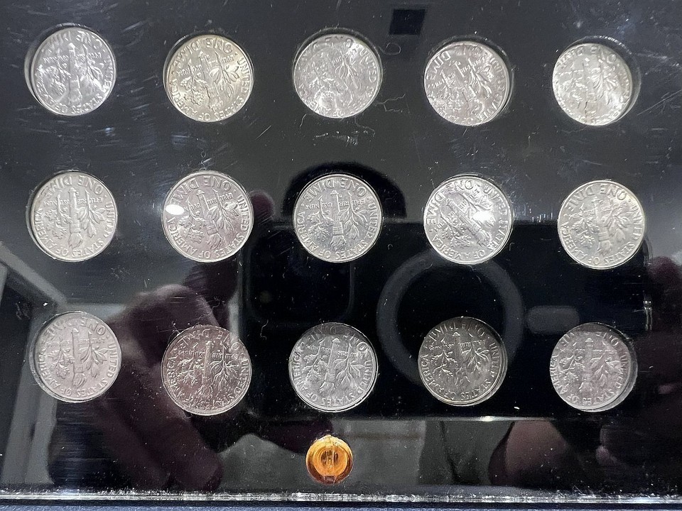 Complete Roosevelt Dime Set 1946 - 1964 in Capitol Hardcase Display ...