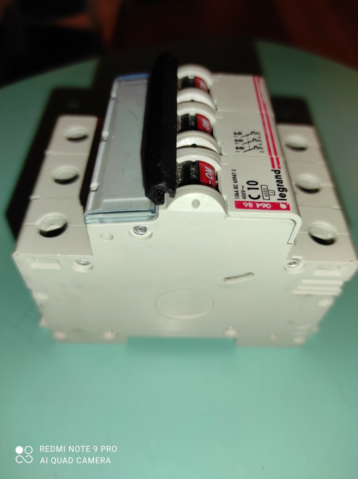 Disjoncteur Triphasé LEGRAND C10 10a Ampères 3P 06486 400V~ AC 6000 | eBay