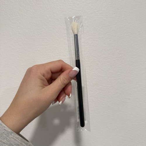 Morphe M441 Pro Firm Blending Crease Brush | eBay