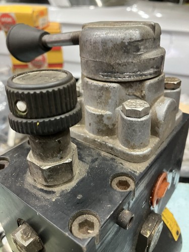 Parker 111-.am-0 Hydraulic Drive Motor W/ Flow Control Forward Reverse ...