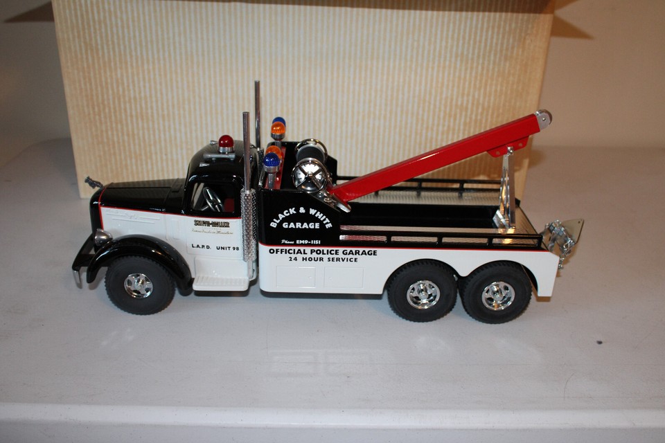 Elegant Black White Towing Auction Gallery