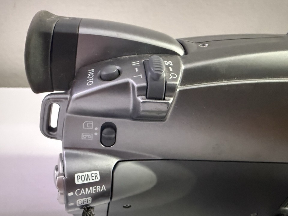 Canon ZR85 ZR85A MiniDv Camcorder VCR Player Video. Read Description | eBay