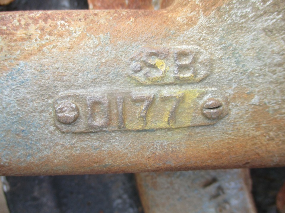 57 58 CHRYSLER HEMI 392 4 BARREL CAST IRON INTAKE MANIFOLD 1731703-1 #2 ...