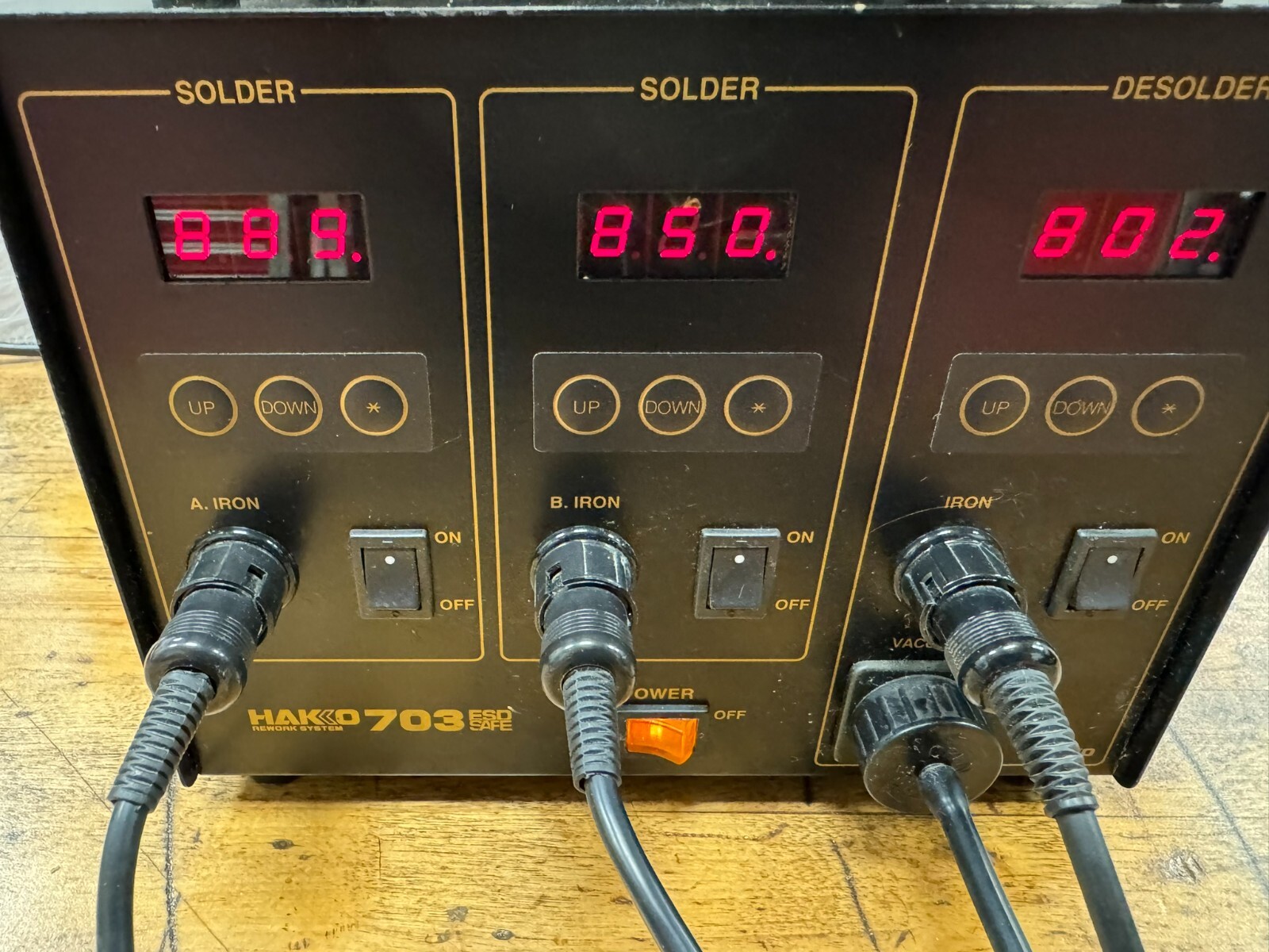 Hakko 703B ESD Safe Rework System solder De | Grelly USA