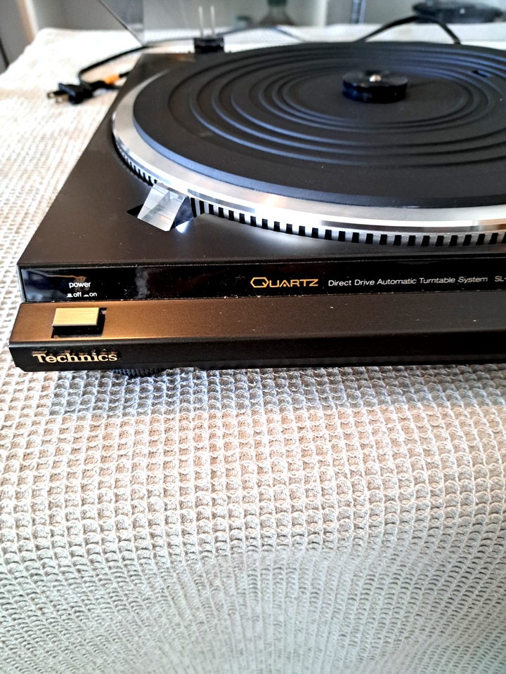 Technics SL-QD33 Quartz Direct Drive Automatic Turntable Record Player ...