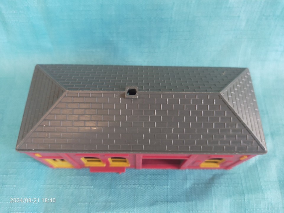 Tri-Ang, Victorian Railway Station building R60 | eBay UK