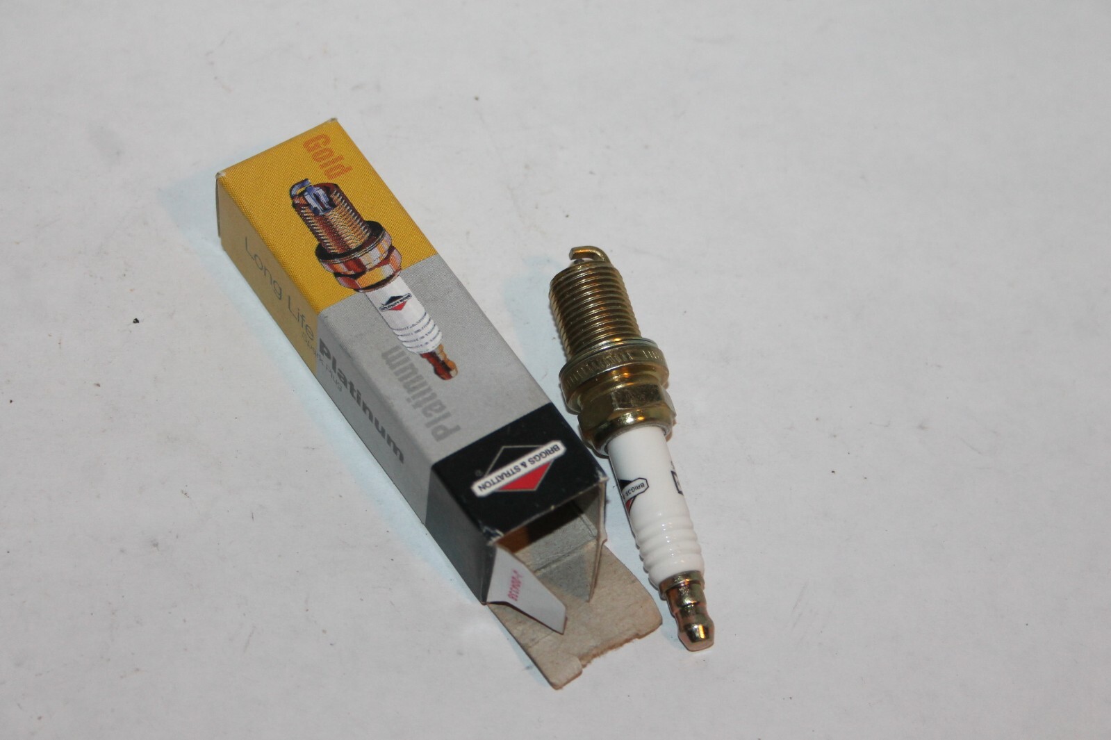 Briggs & Stratton 694385 - Alternative spark plugs