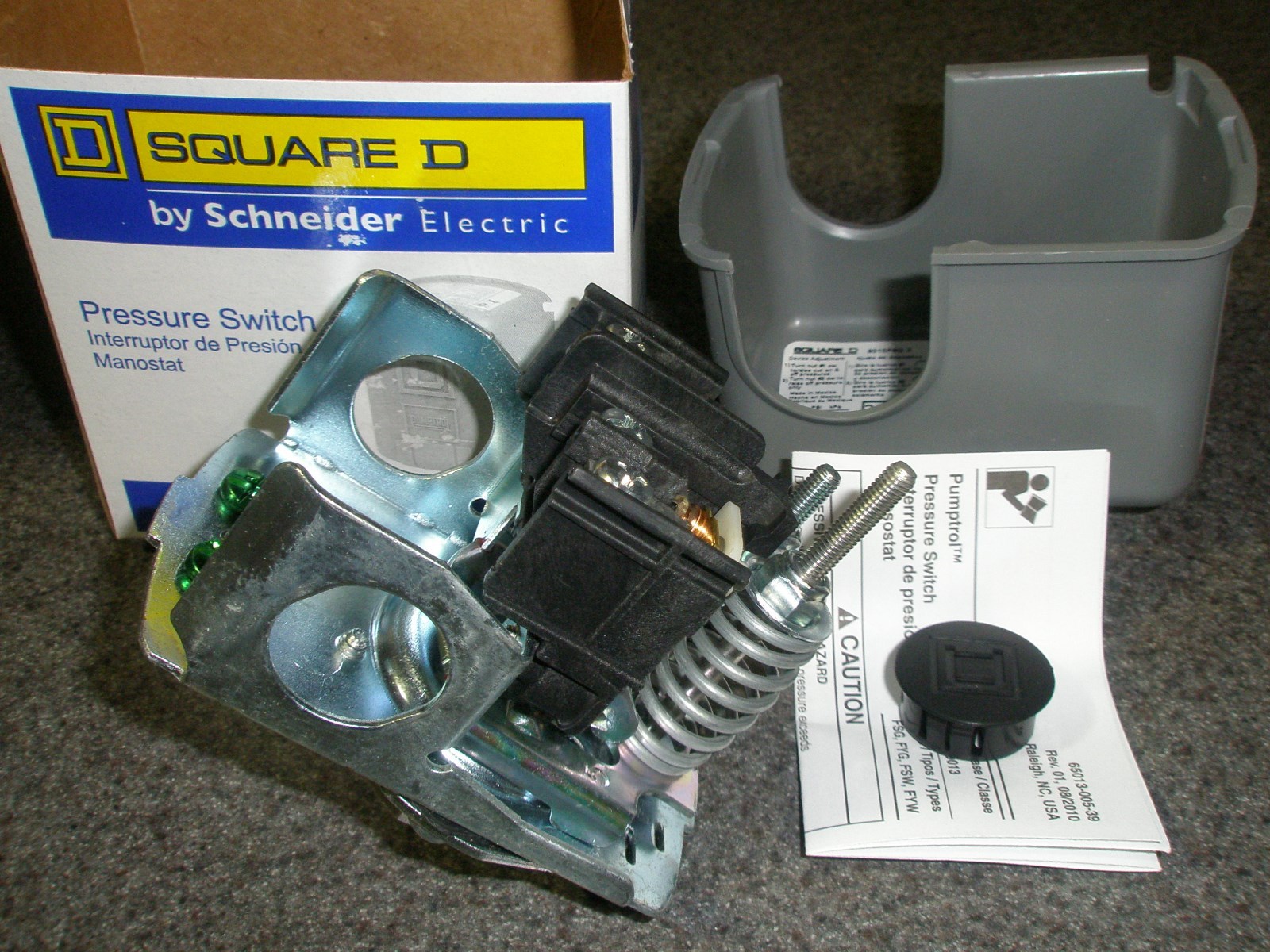 SQ-D 40-60# WATER PUMP PRESSURE SWITCH #9013FSG2 Square D 1/4"FPT New ...