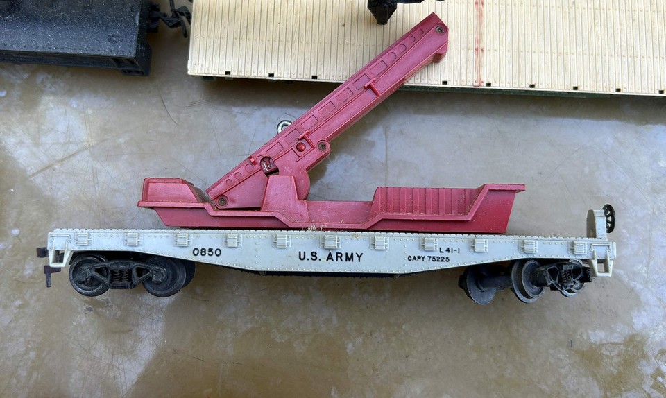 LARGE HO GAUGE ROLLING STOCK LOT 48 PIECES BOX CARS CRANES GONDOLAS ...