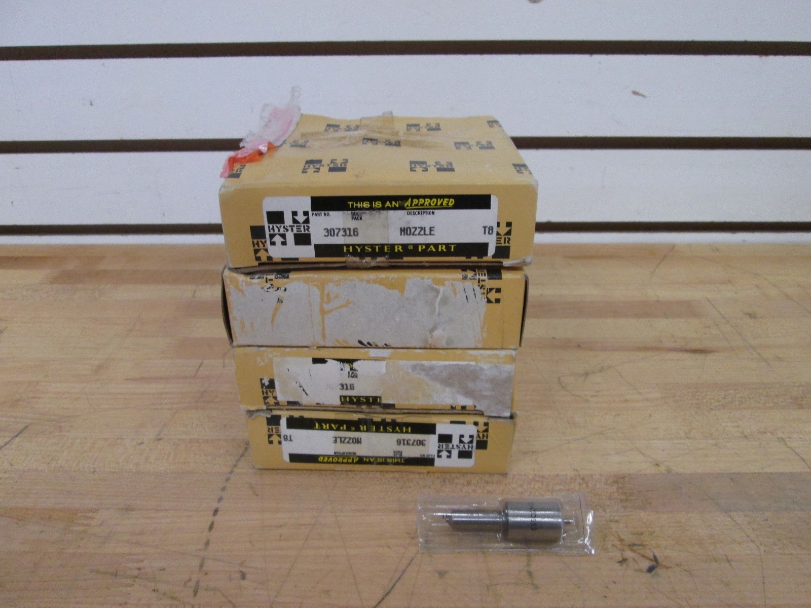 HYSTER MILITARY FUEL INJECTION NOZZLES; NSN: 2910-01-224-8872 [Qty/4 ...