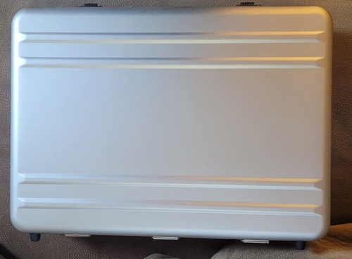 Invicta 18-Slot Aluminum Watch Briefcase IPM547-SIL NEW US Shipper ...