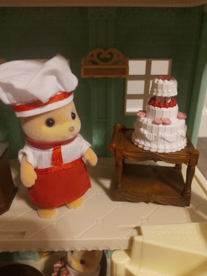Sylvanian Families Calico Critters Town Series Delicious Restaurant | eBay