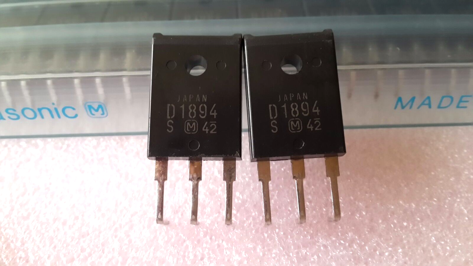 2x 2SD1894 s D1894 Si Panasonic triple diff planar darl Transistor 160V ...
