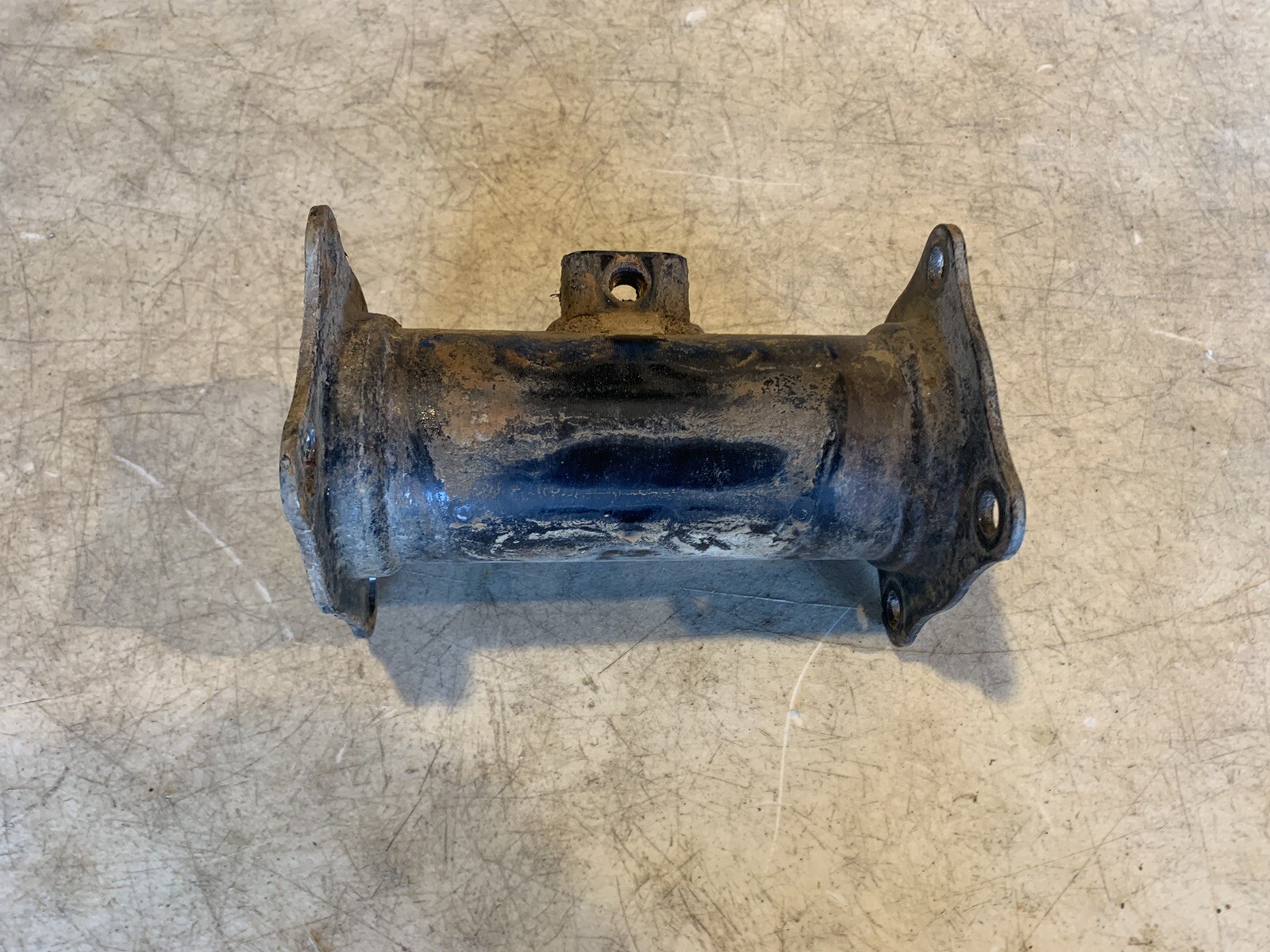 1992 honda fourtrax 300 trx300 2x4 OEM Rear Axle Carrier Tube 144 | eBay
