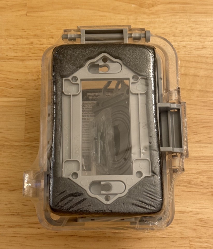 Hubbell TayMac MM420C Non-Metallic 1-Gang Extra Duty In-Use ...