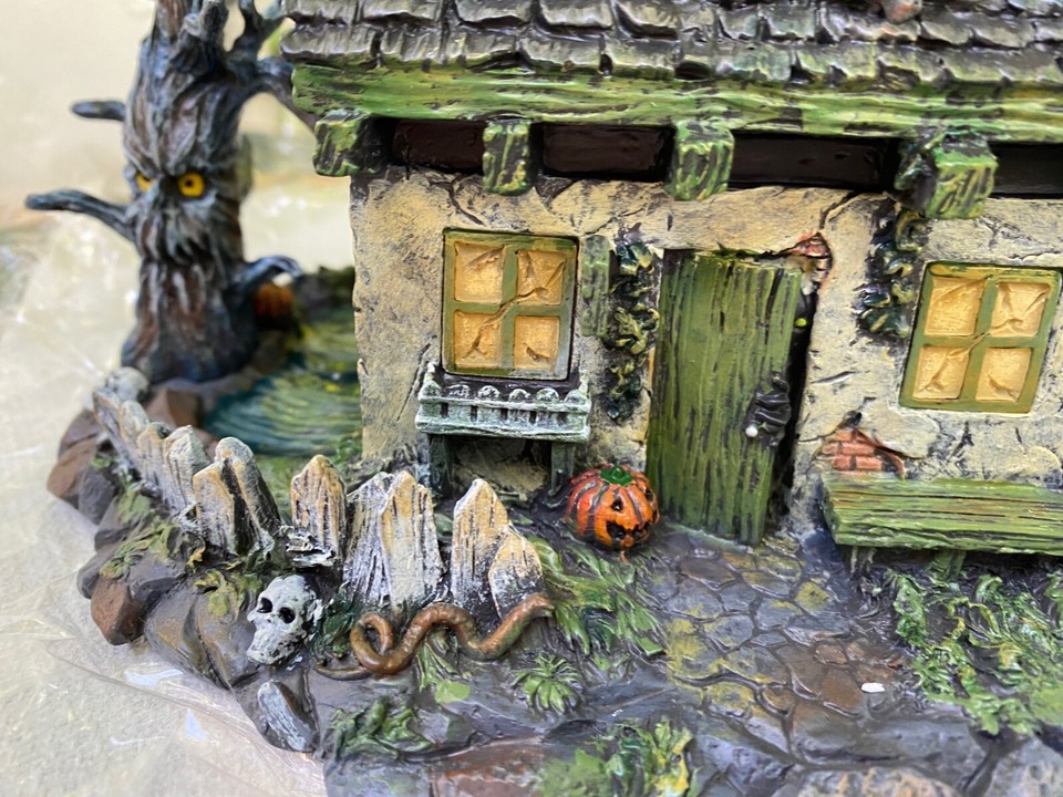 Hawthorne Universal Studios Monsters Halloween Village - Frankenstein's ...
