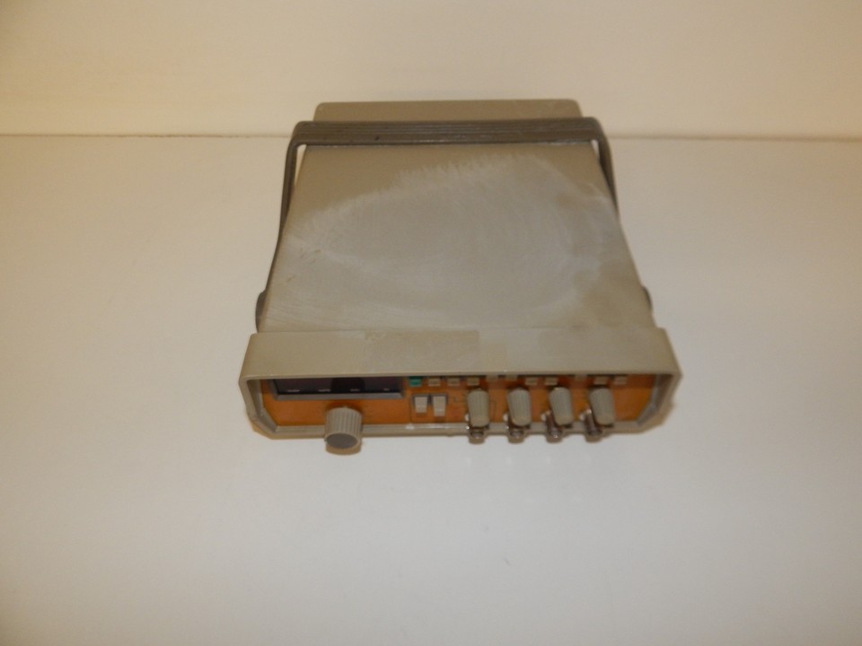 TENMA MODEL 72-380 Digital FUNCTION GENERATOR / FREQUENCY COUNTER ...