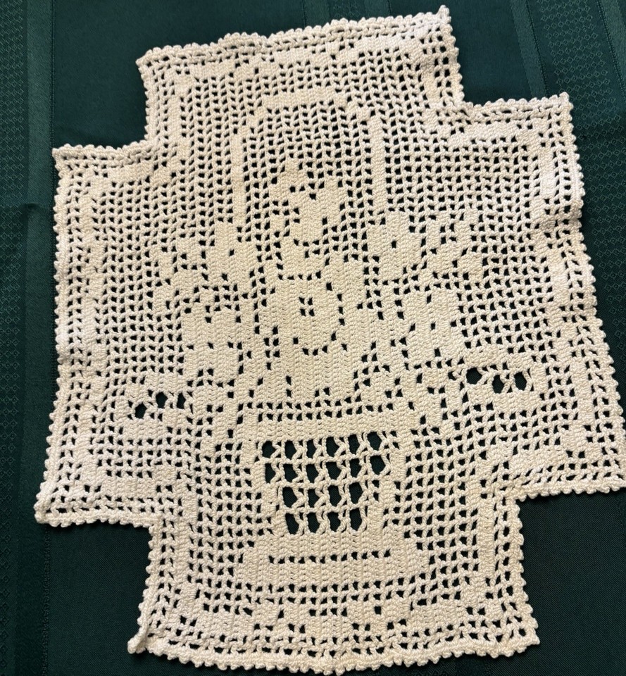 Vintage Hand Crocheted Dollies 2 pieces Flower Basket Design White 10 ...