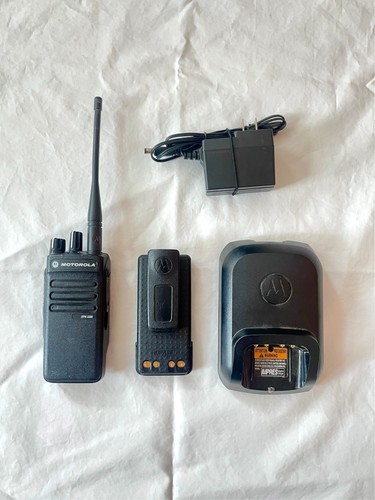 Motorola XPR 3300 UHF Portable Two-Way Radio - Full Kit with Battery ...