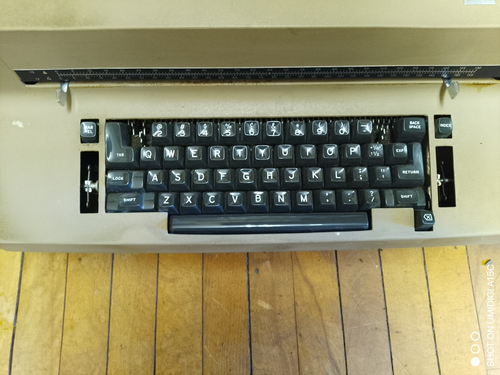 *Vintage* 1976 IBM Correcting Selectric II Typewriter WORKS but missing ...