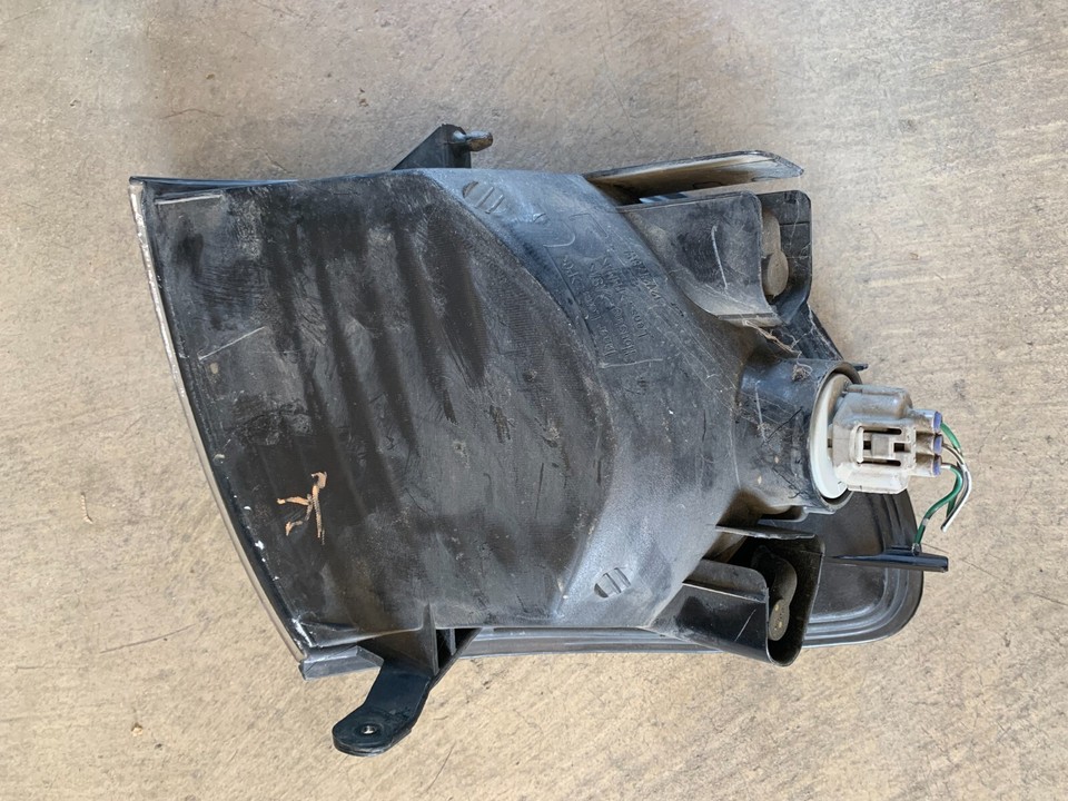 2000 2001 2002 2003 Toyota Sienna Front Left Turn Signal Light 81520 ...