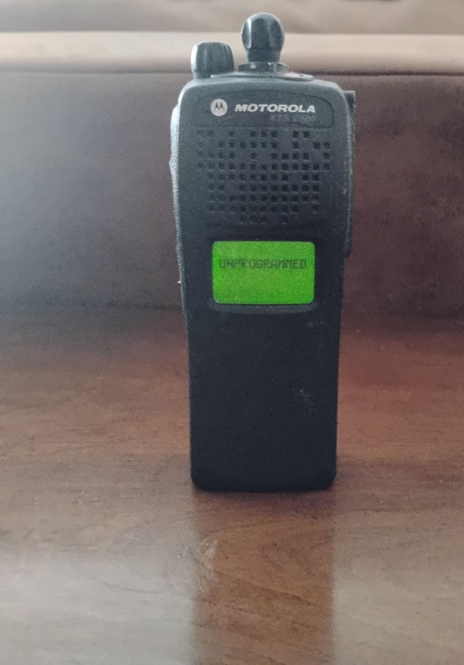 (1) Motorola XTS2500 1.5 P25 Digital Trunking Radio + Smartzone 700/800 ...
