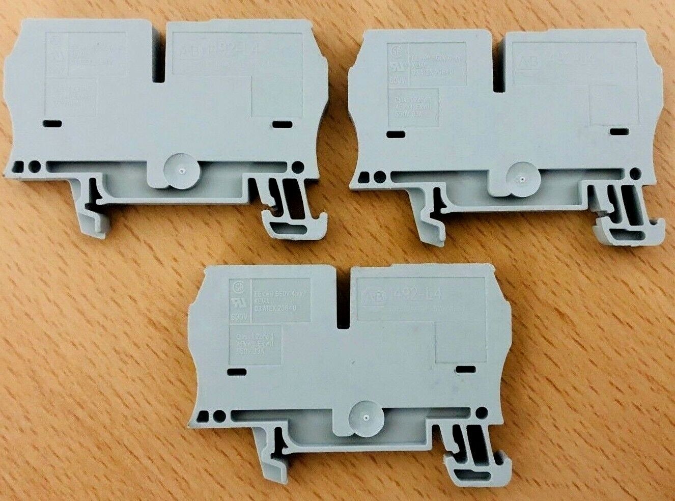 Allen-Bradley 1492-L4 Terminal Block, Job Surplus 33A, 600V AC/DC Gray ...