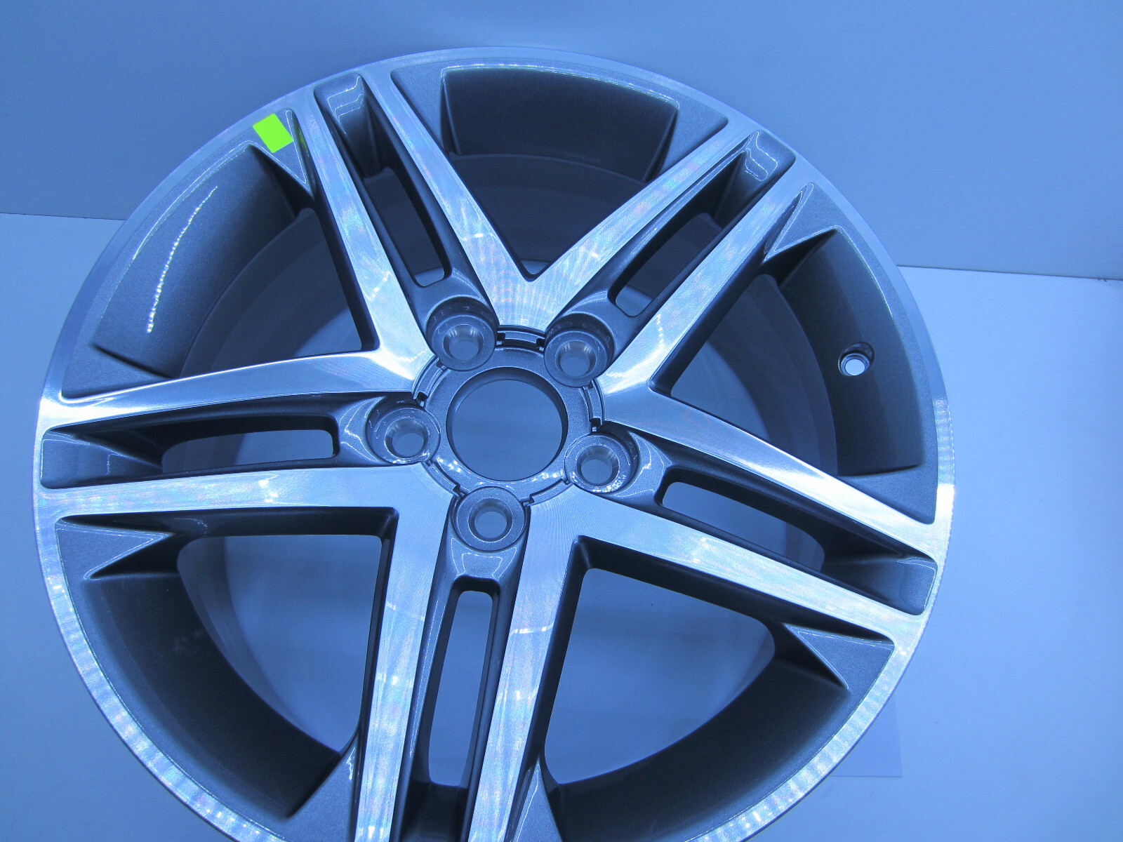 18" X 8" MAG WHEEL RIM HOLDEN COMMODORE VE SERIES 2 GENUINE VE SERIES 2 ...
