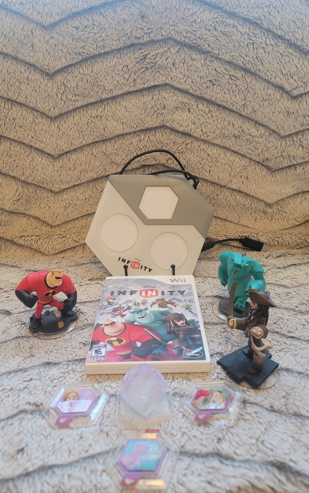 Disney Infinity Wii Bundle - Includes Game, Base, 3 Characters, 4 Power ...
