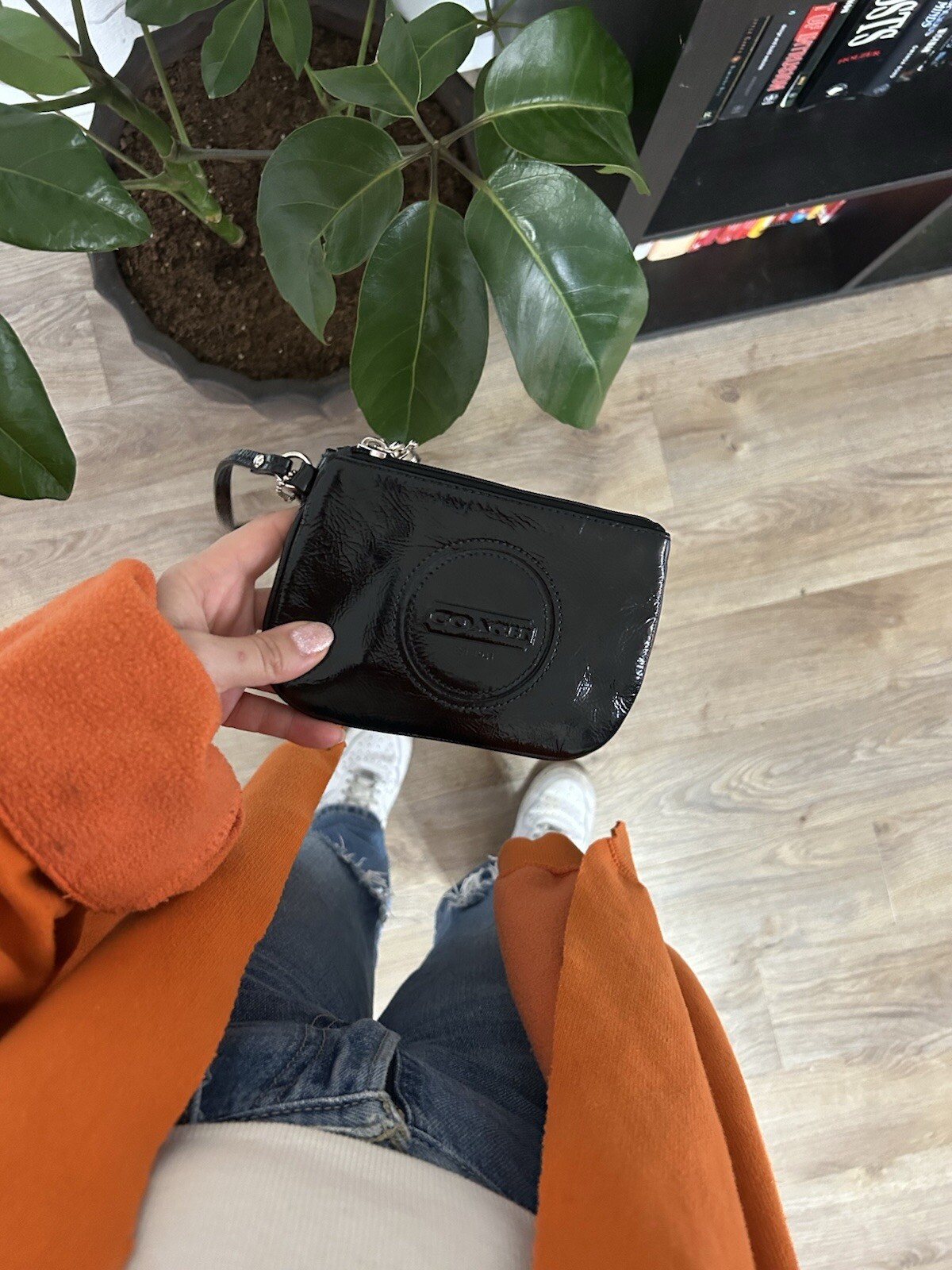 COACH Black Patent Leather Coin Purse Wristlet | Silk… - Gem