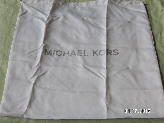 HUGE DISCOUNT! Michael Kors Dust Protect Bags for Handbags White Differ ...