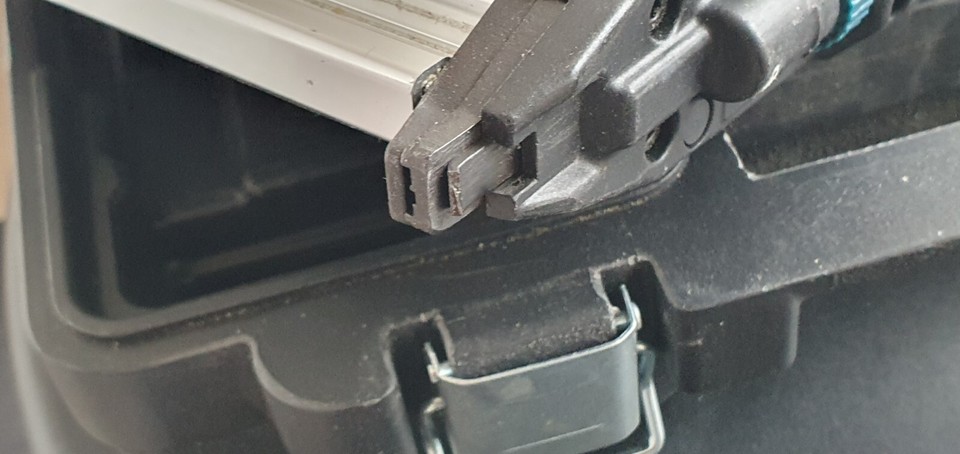 FERREX 2 in 1 Nail & Staple Gun Cordless 18V Li Ion Charger Battery ...