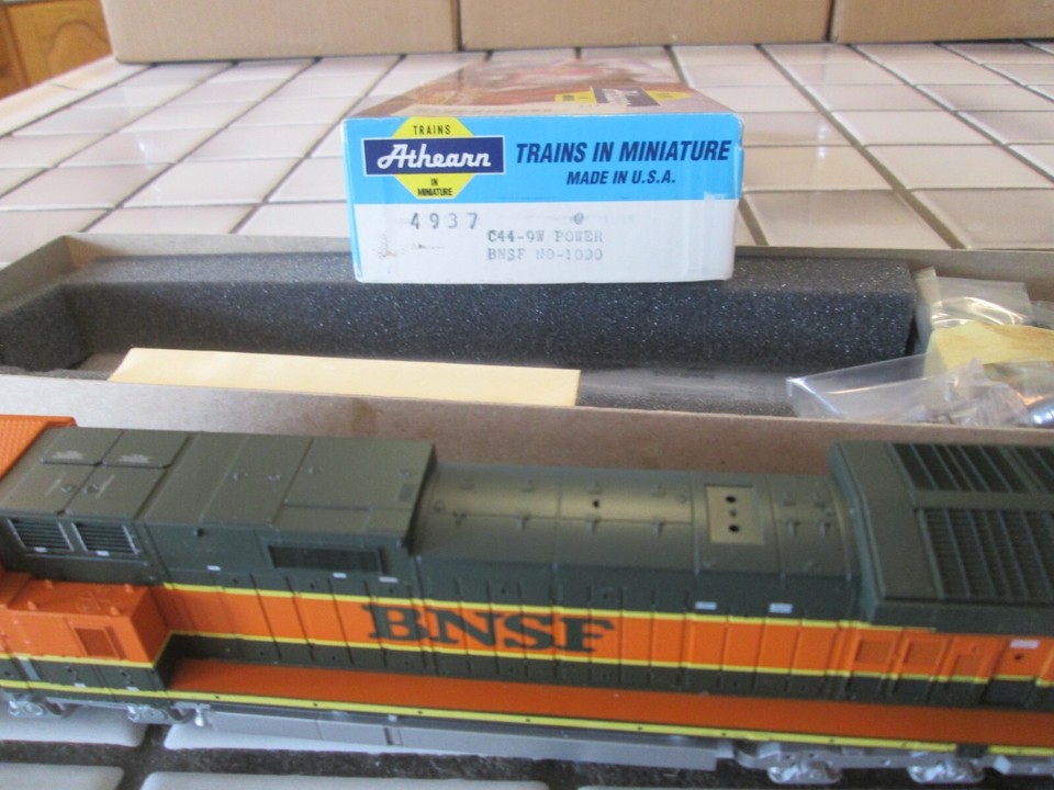 athearn BNSF powered C44-9W engine HO scale | eBay