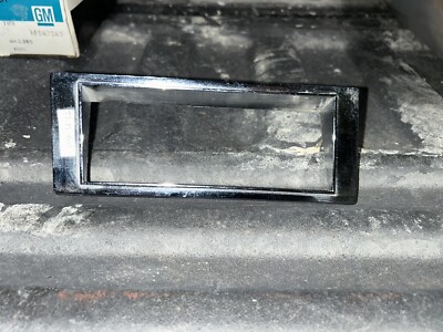 NOS 77-79 Pontiac Bonneville Catalina Left Front Cornering Lamp Bezel ...