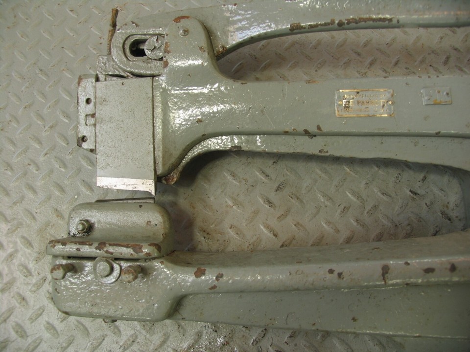 Cast Iron Table Top Shear Antique Sheet Metal Tool F.E.PARROTT, 2-1/2 ...