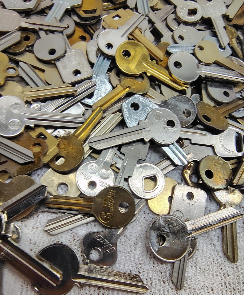 Huge Lot of 335 Assorted New Old Stock Key Blanks ~ See Photos | eBay