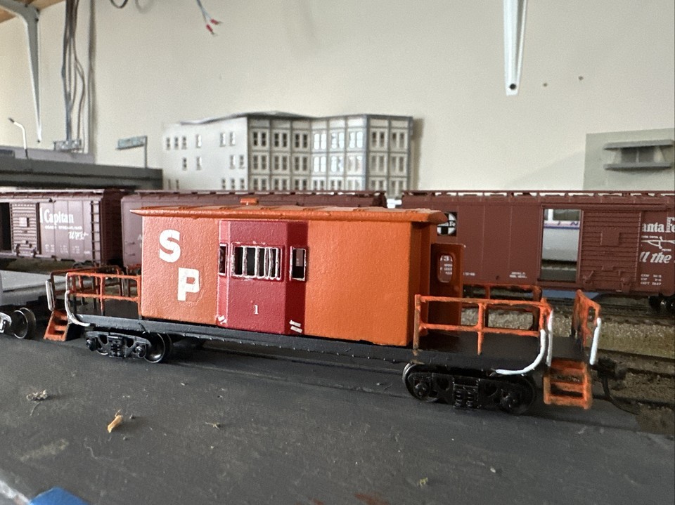 HO TRANSFER CABOOSE SHORT BODY BAY WINDOW SHORT ROOF Southern Pacific ...