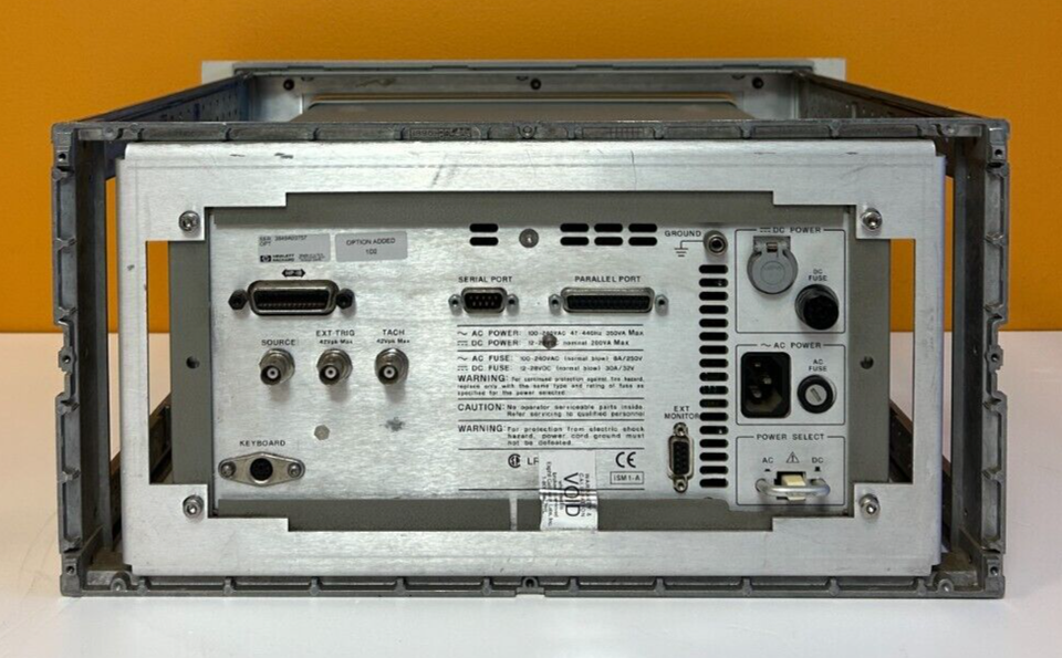 HP 35670A-1D2 122 µHz-102.4 kHz, Dynamic Signal Analyzer **For Parts ...