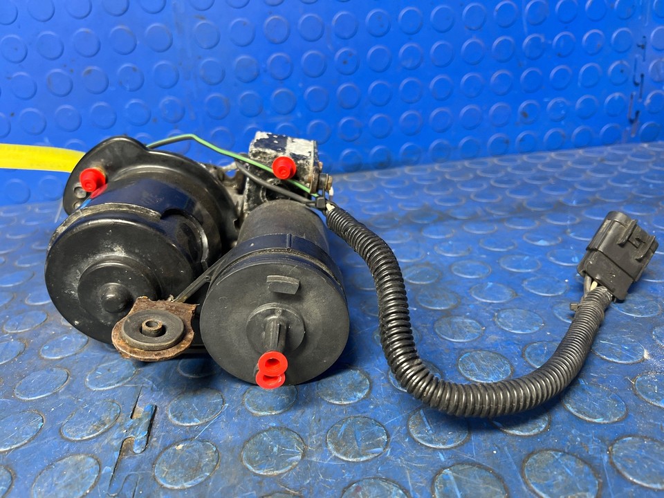 2006 - 2011 Cadillac DTS Rear Air Ride Suspension Compressor OEM ...