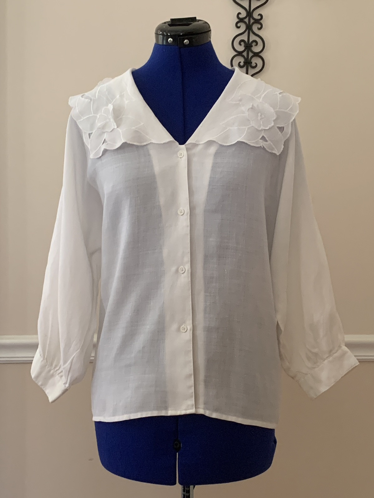 Vintage Susan Hutton White Blouse With Big Cut Work C… - Gem