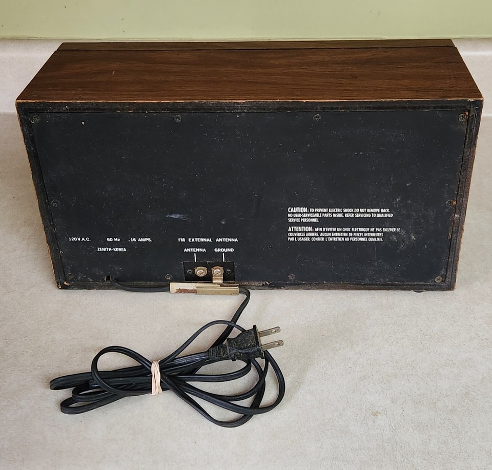 Vintage Zenith Table Top AM/FM Radio Model H422P Wood Grain Finish | eBay