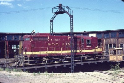 SOO 410 GP-9 MARQUETTE MI (SOO LINE) ORIGINAL SLIDE 08-67 T6-3 | eBay