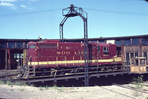 SOO 410 GP-9 MARQUETTE MI (SOO LINE) ORIGINAL SLIDE 08-67 T6-3 | eBay