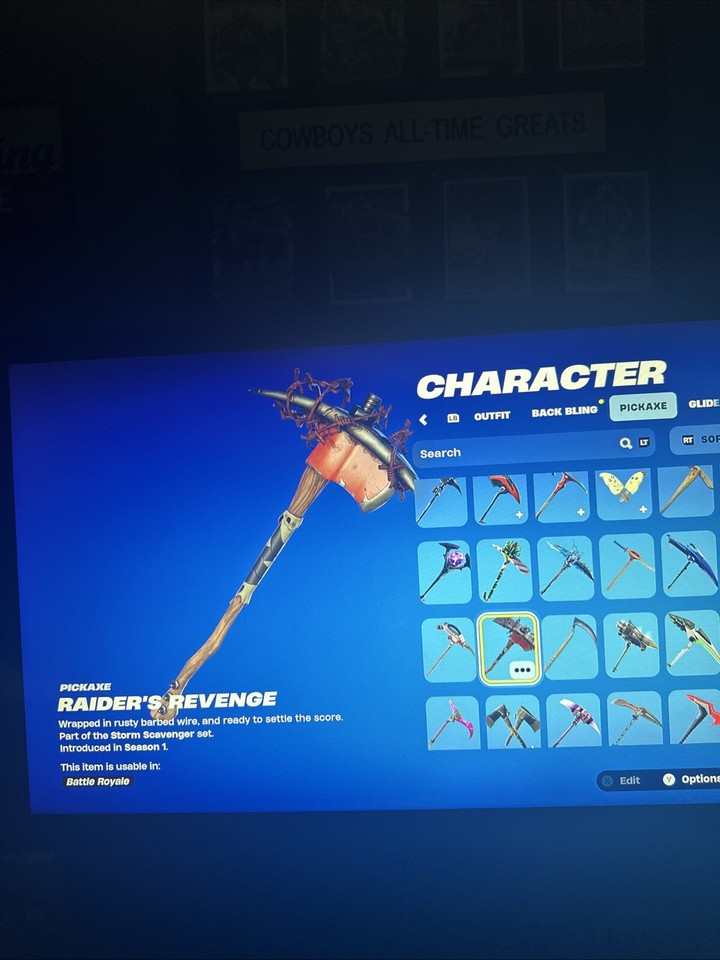 VERY OG FN LOCKER WITH OVER 100 SKINS. ALL CHAPTER 1BP FULLY COMPLETED ...