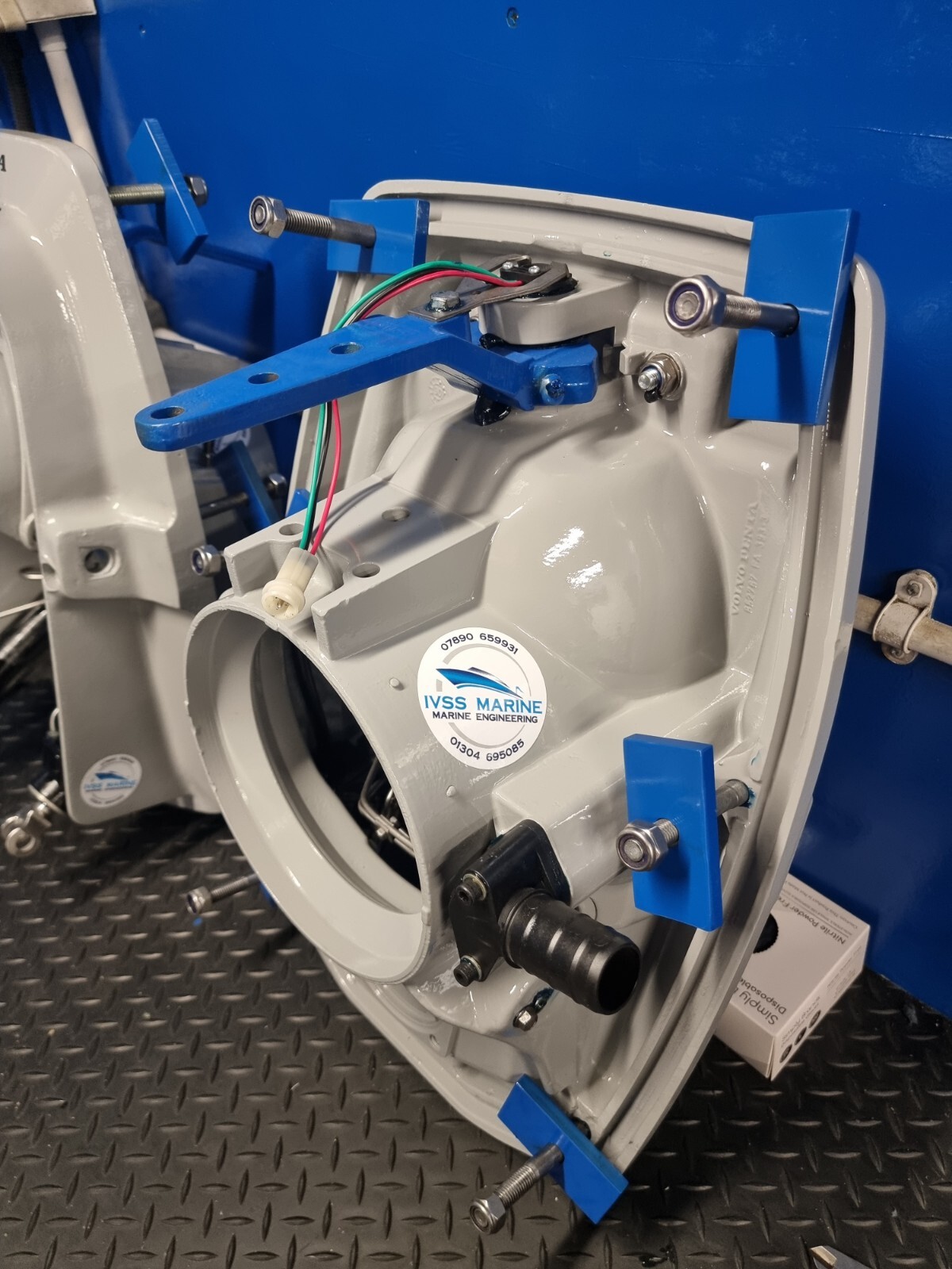 VOLVO PENTA 290 TRANSOM SHIELD | eBay UK