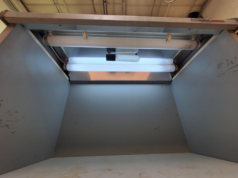 Datacolor International Tru Vue 2 Color Viewing Booth - 3 Light ...